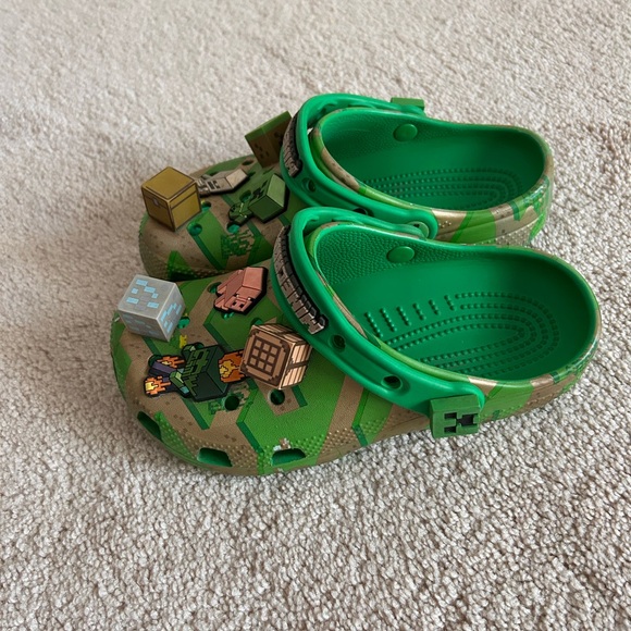 CROCS | Shoes | Minecraft Crocs Shoes Kids Size J2 Creeper Pig Blocks ...